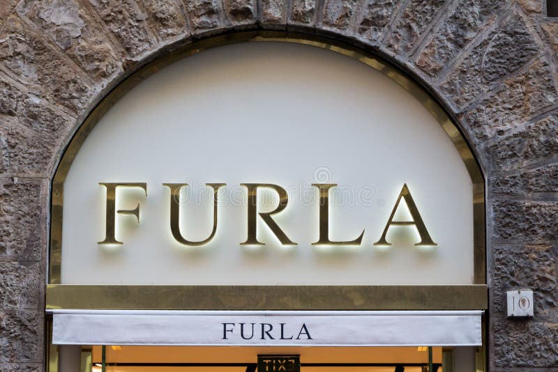 Logotipo De Furla En La Tienda De Furla Foto editorial - Imagen de ...
