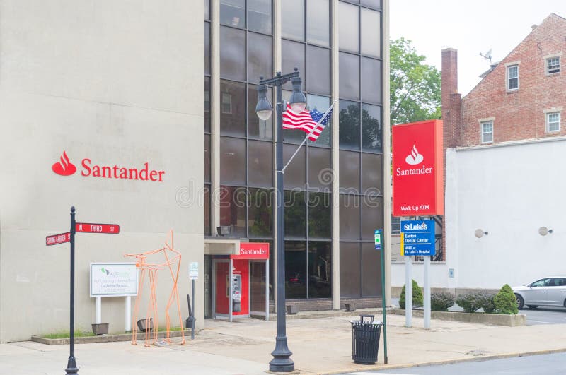 Logotipo De Santander Serfin En La Fachada Moderna Del Edificio ...