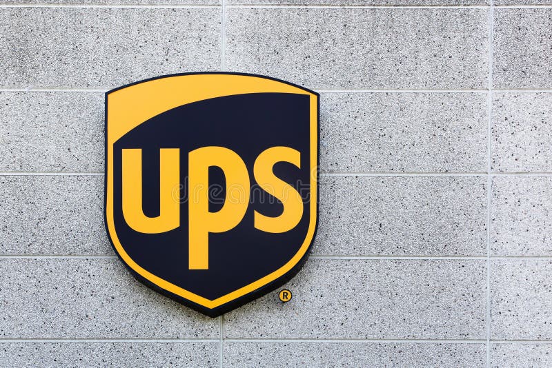 Logotipo De UPS En Una Fachada Imagen editorial - Imagen de muestra ...