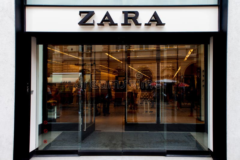 Logotipo De Zara E Parte Dianteira Da Loja Imagem de Stock Editorial ...
