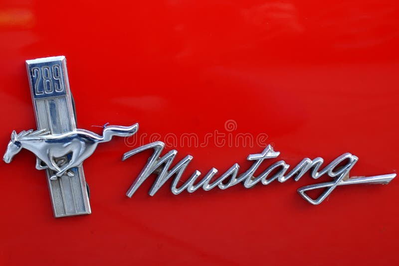 LOGOTIPO DO MUSTANG NO CARRO Imagem de Stock Editorial - Imagem de ...