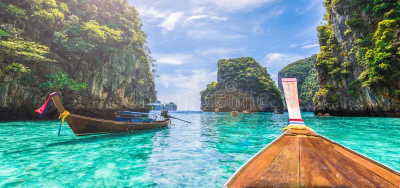 Loh Samah Bay, Phi Phi Island Stock Image - Image of relax, scenery ...