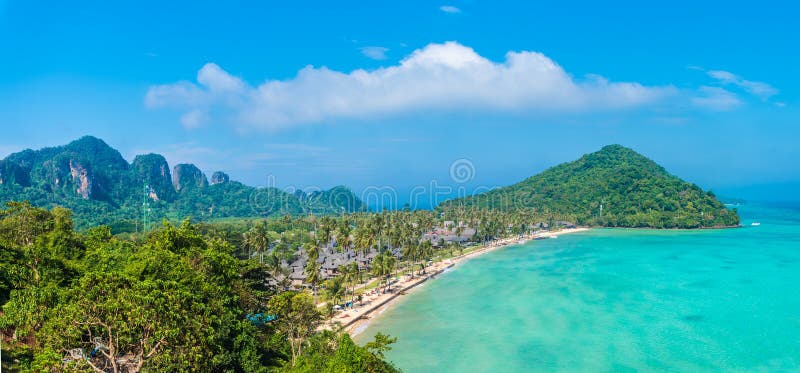 Loh Samah Bay, Phi Phi Island Stock Image - Image of andaman, longtail ...