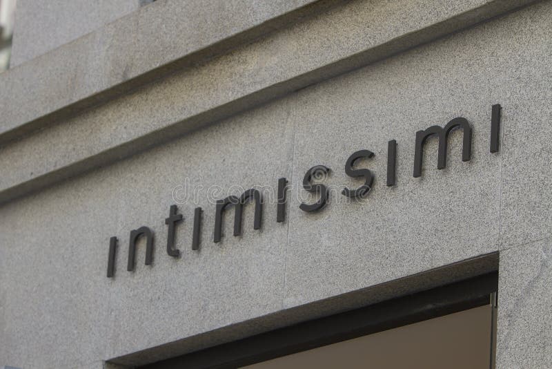 Logotipo E Sinal De Intimissimi Foto de Stock Editorial - Imagem de ...