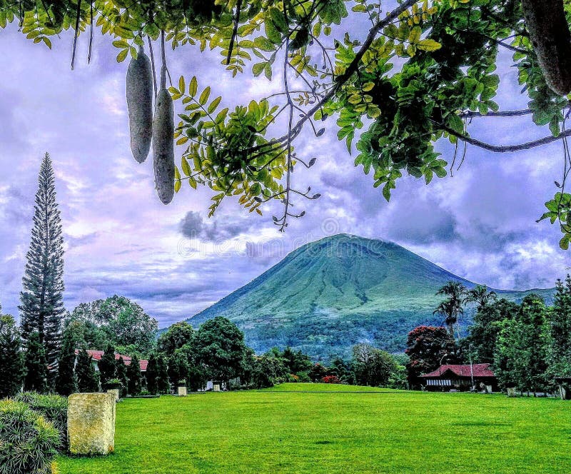 Lokon Mountain Viewed from Kaisanti Garden Tomohon,North Sulawesi Stock ...