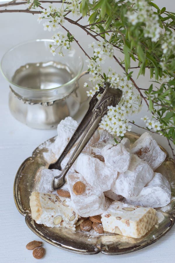 Lokum E Nougat - Dolci Turchi Fotografia Stock - Immagine di mandorla ...