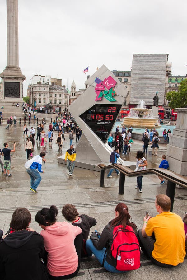 London 2012, Trafalgar Square Editorial Stock Image - Image of tourists ...