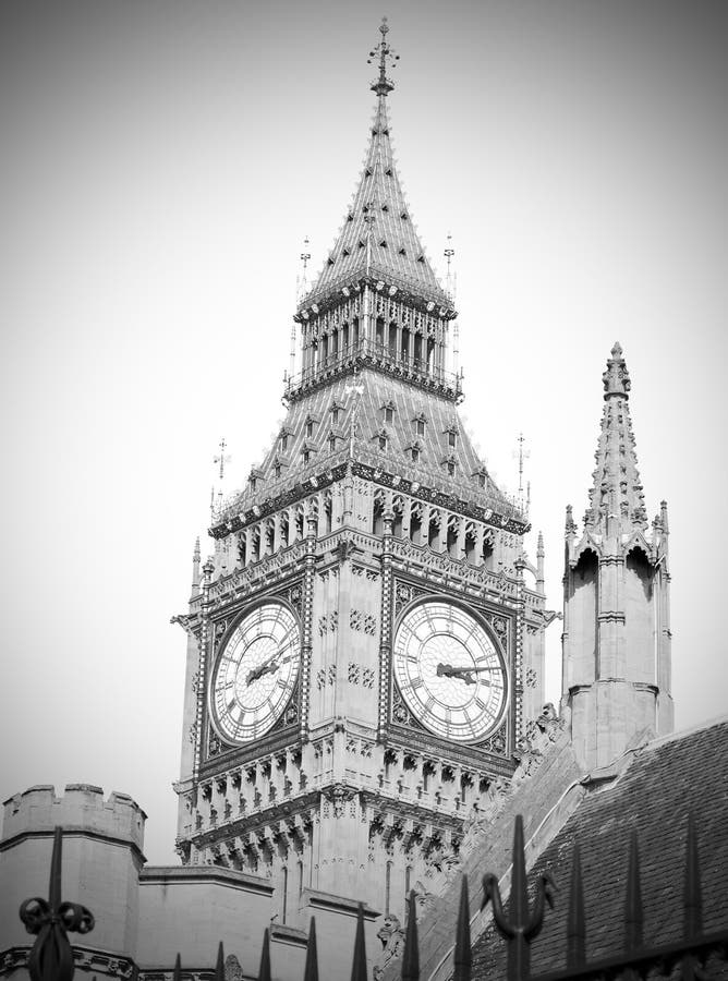 London Big Ben Und Bau England Alterte Stockbild - Bild von königreich ...
