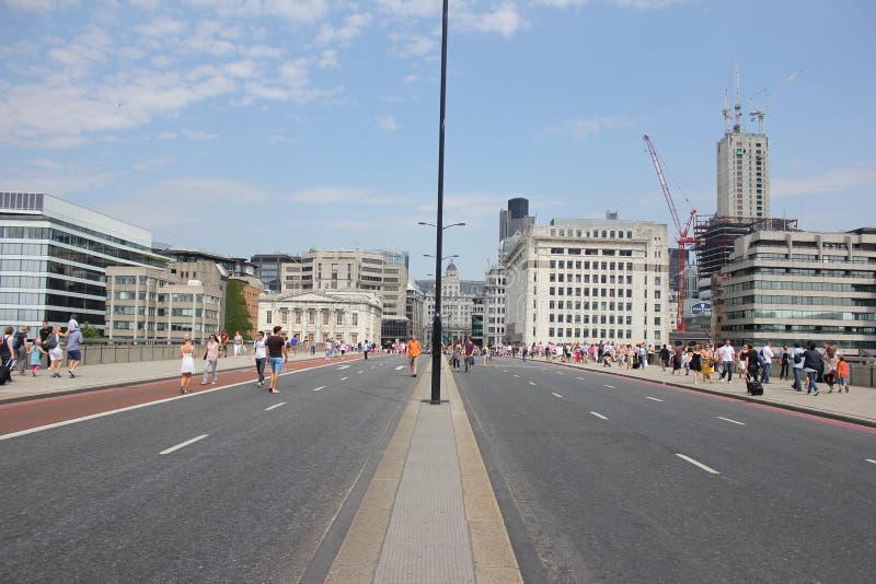 London Bridge Closed To Traffic Editorial Photo - Image of london, cars ...