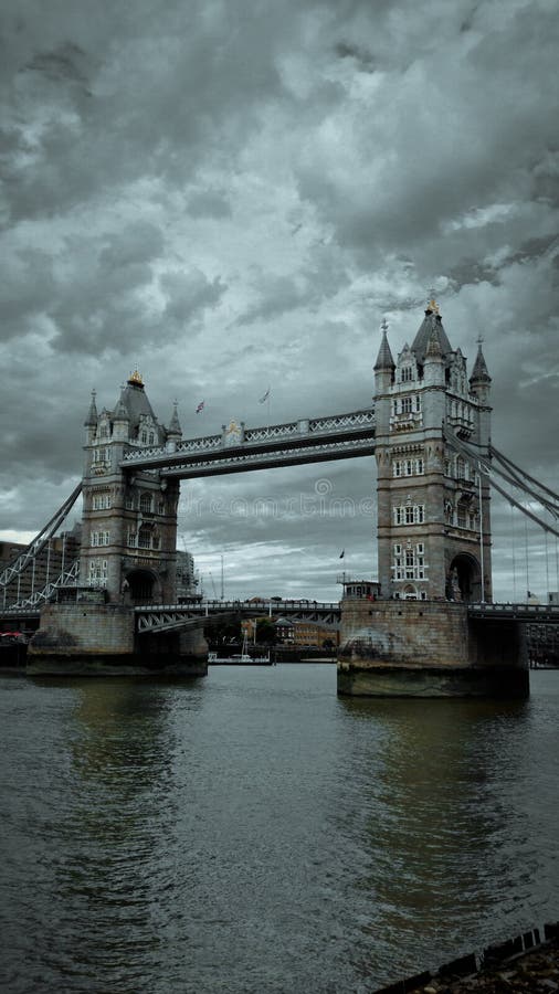 London Bridge Cloud Day Aesthetic Stock Image - Image of canal, city ...