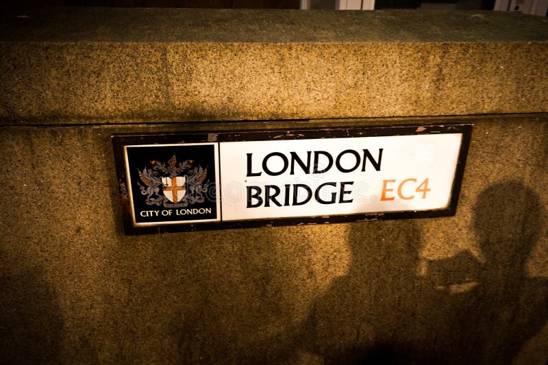 London bridge sign editorial photo. Image of place, exterior - 349238596