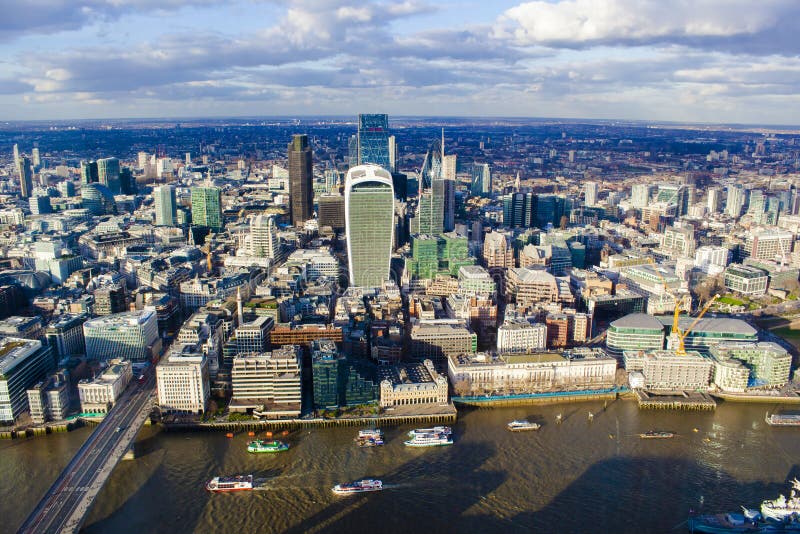 London stad med tornbron fotografering för bildbyråer. Bild av härlig ...