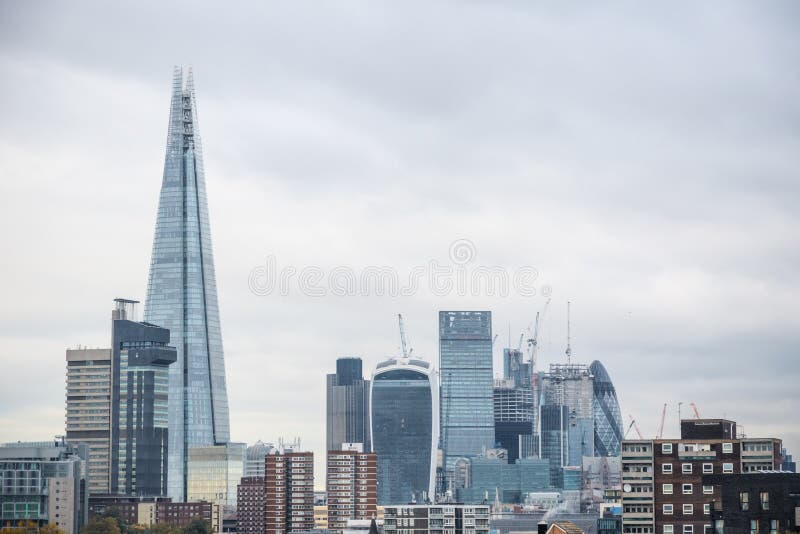 London Cityscape in an Overcast Day Editorial Stock Image - Image of ...