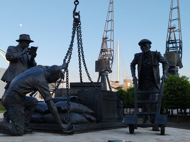 London Docklands Dock Worker Statue and Cranes Excel Arena Editorial ...