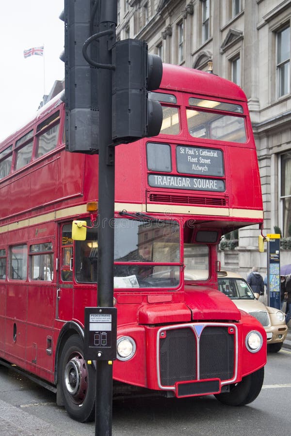 London - double-decker bus editorial photo. Image of abbey - 91410646