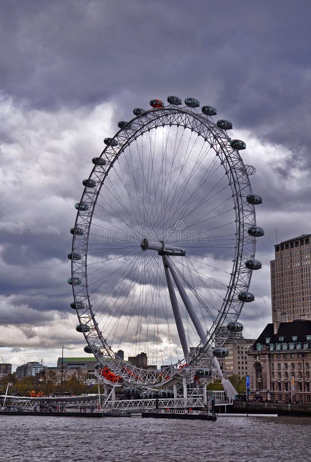 London Eye Ferris Wheel editorial stock photo. Image of summer - 51397498