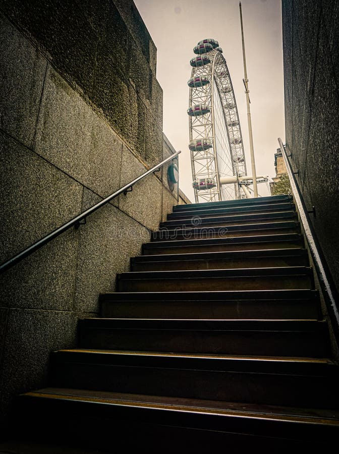 London Eye in London. Panoramic Wheel Editorial Stock Image - Image of ...