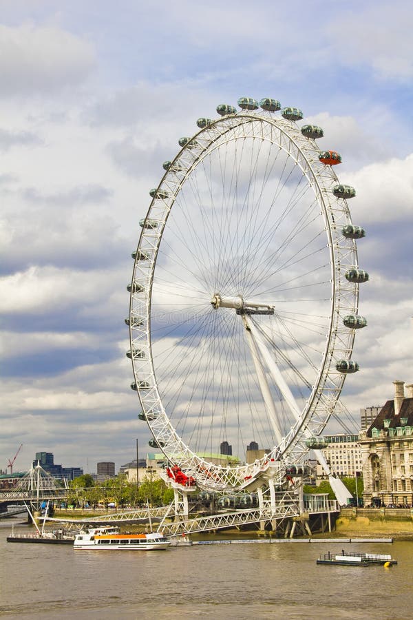 The London Eye and the Thames River Editorial Photo - Image of boat ...