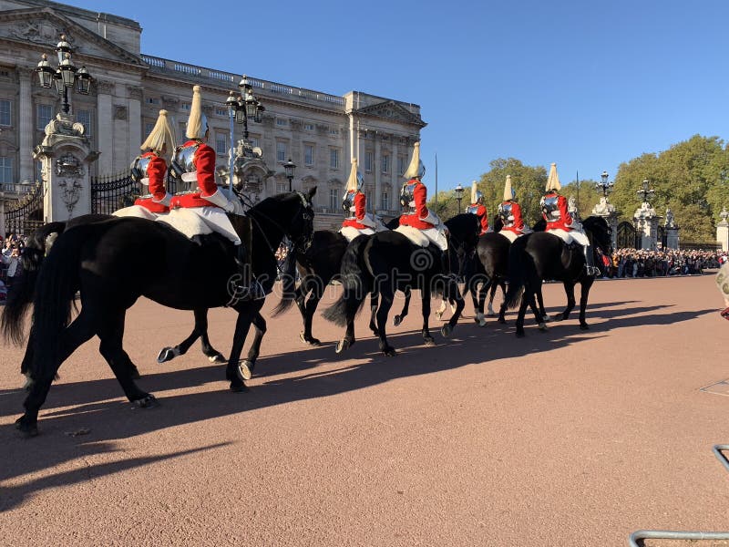 London guards men editorial image. Image of equestrianism - 215328595