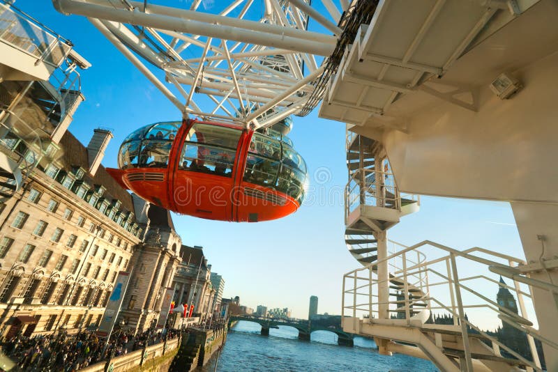 LONDON - MARCH 19 : the London Eye. Editorial Stock Image - Image of ...