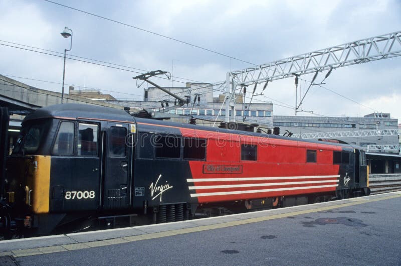London Rail. Stationary Train at Platform UK 2003 Editorial Photography ...