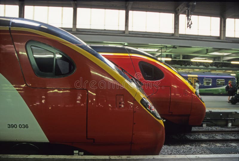 London Rail. Stationary Trains at Platform UK 2003 Editorial Stock ...