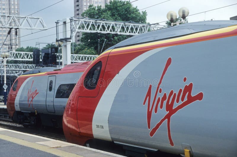 London Rail. Stationary Trains at Platform UK 2003 Editorial Photo ...