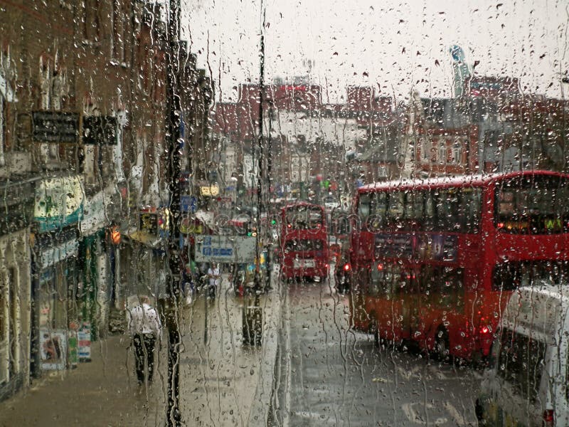 London regn arkivfoto. Bild av bedrövligt, buss, stad - 16267842