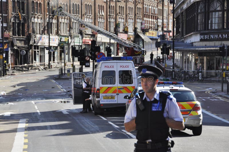 London Riots Aftermath, Clapham Junction Editorial Image - Image of ...