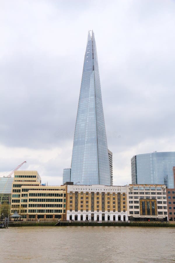 Die Scherbe redaktionelles stockbild. Bild von höchste - 33236674