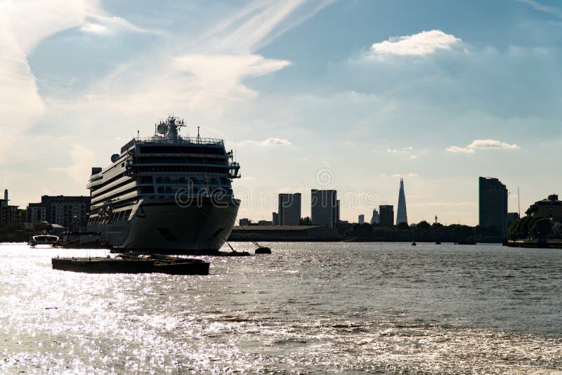 London ships thames river editorial photo. Image of tree - 105187211