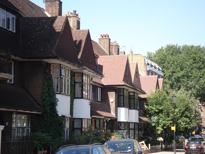 London Street in Summer in England Editorial Image - Image of streets ...