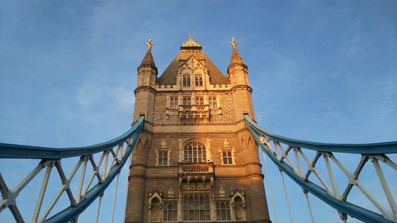 London Tower Bridge Blue Sky Stock Photo - Image of towerbridgesky ...