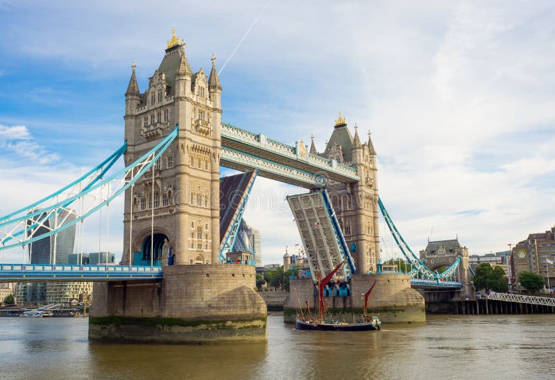 London Tower Bridge Lifting Stock Photo - Image of scenics, boats: 84441516