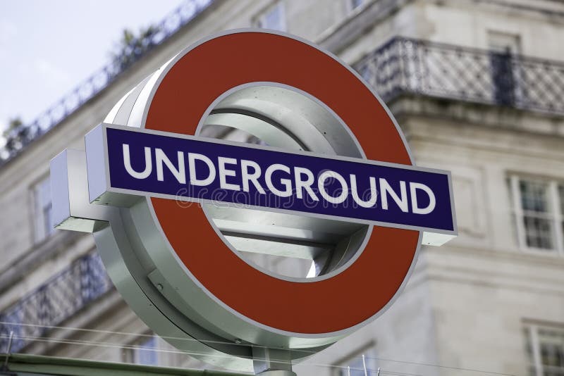 London Underground Tube Sign Editorial Photo - Image of sign, tube ...