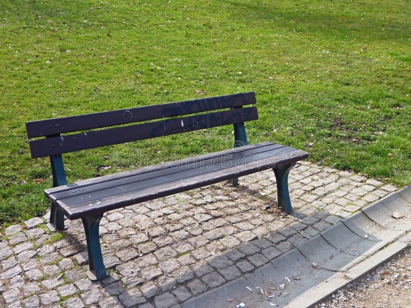 Lonely Bench in a Green Park Stock Image - Image of parkbench, footpath ...