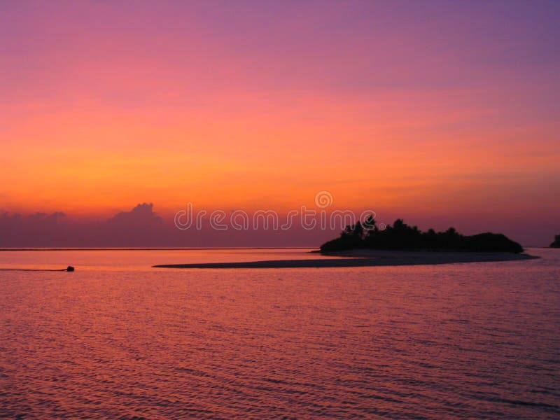 Lonely Island stock photo. Image of ocean, rays, sunset - 192908