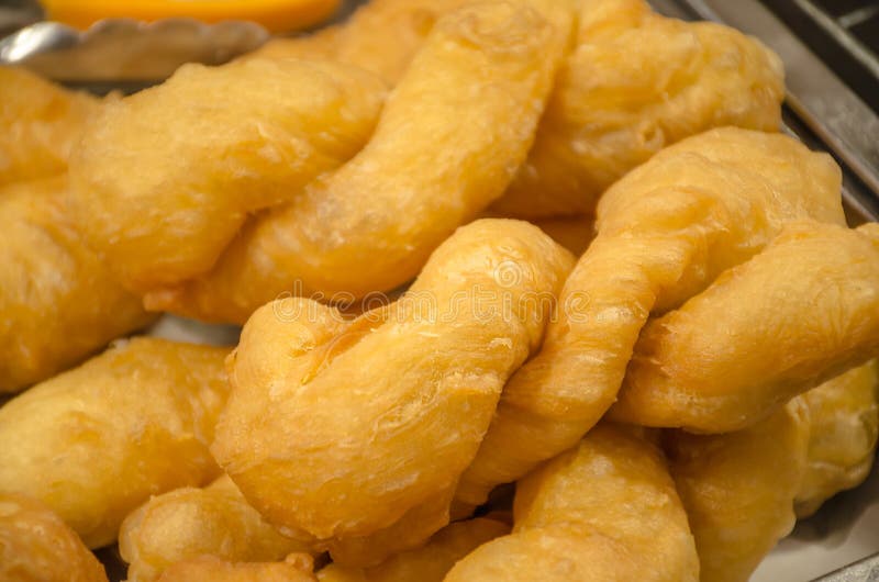 Beignet chinois photo stock. Image du cuisine, mangez - 5888904