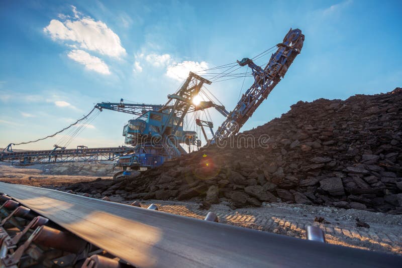 Long Conveyor Belt Transporting Ore Stock Image - Image of machine ...