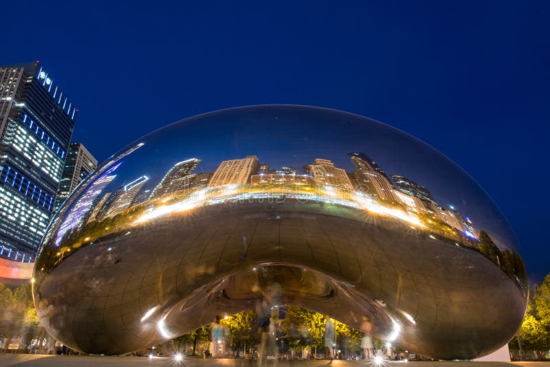 Long Exposure of Cloud Gate at Night Editorial Photo - Image of ...