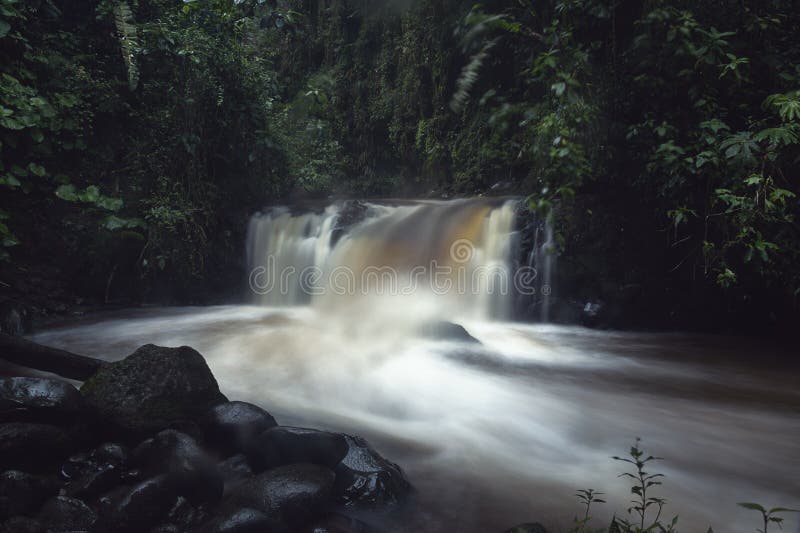 Long Exposure of a Short Waterfall Stock Image - Image of water ...