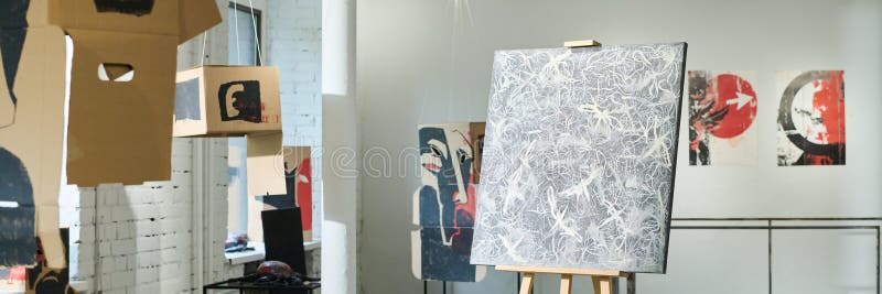 Square Artwork in Modern Art Gallery Stock Photo - Image of painting ...