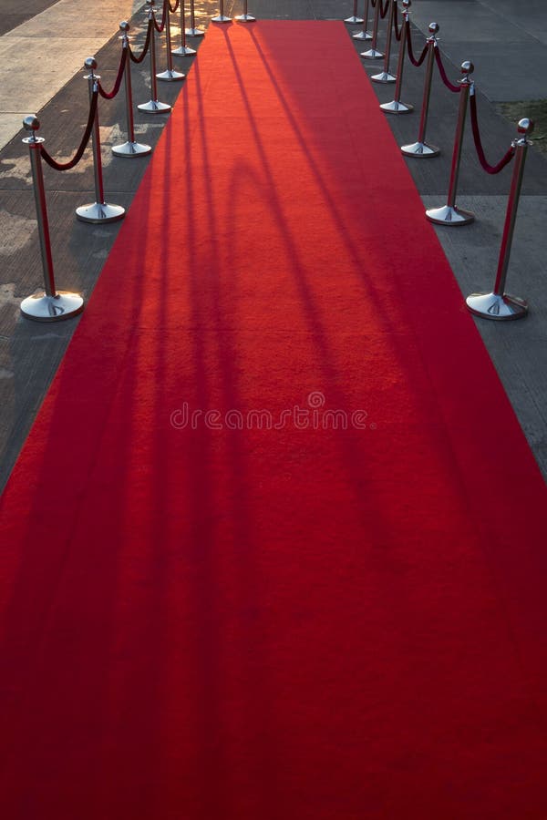 Tapis rouge image stock. Image du renommée, corde, tapis - 140388367
