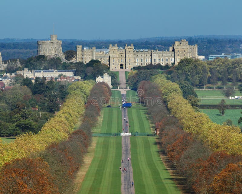 The Long Walk and Windsor Castle Stock Image - Image of sightseeing ...