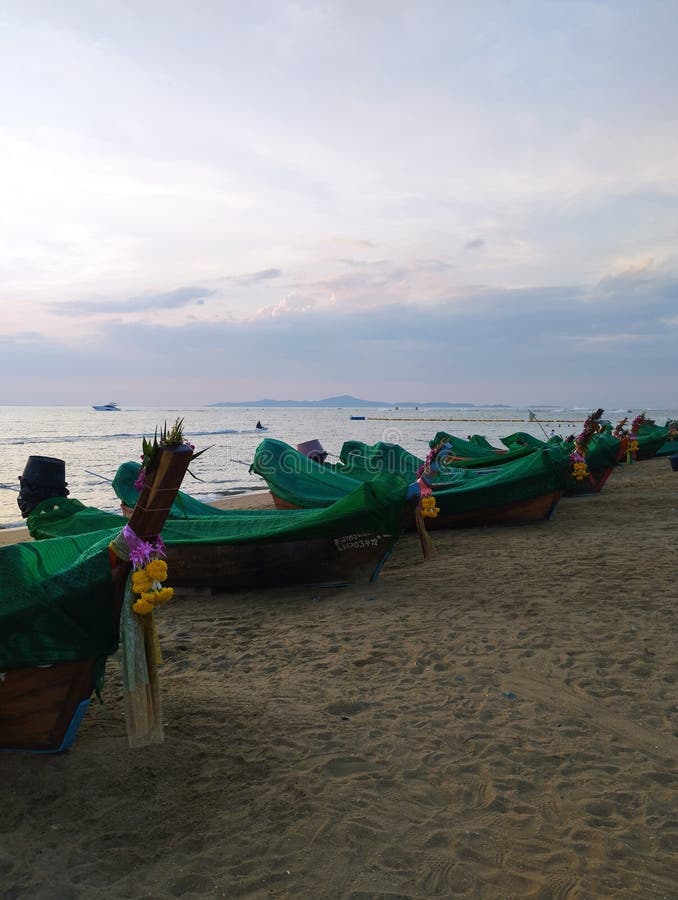 Longboat Pattaya Beach Thailand Editorial Stock Photo - Image of coast ...