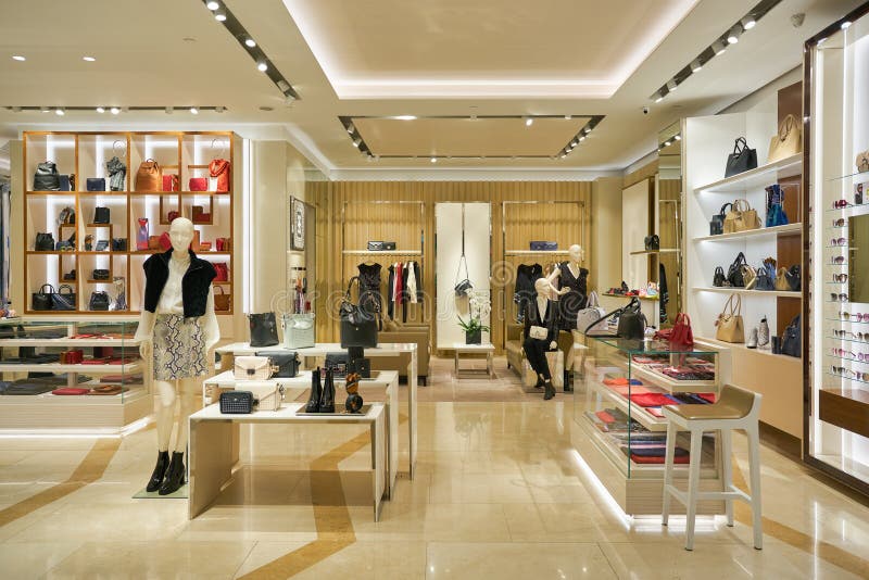 Longchamp Store in ION Orchard Editorial Photography - Image of orchard ...