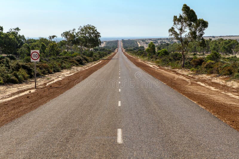 Longue Route Droite Photos Stock - Téléchargez 703 Photos libres de droits