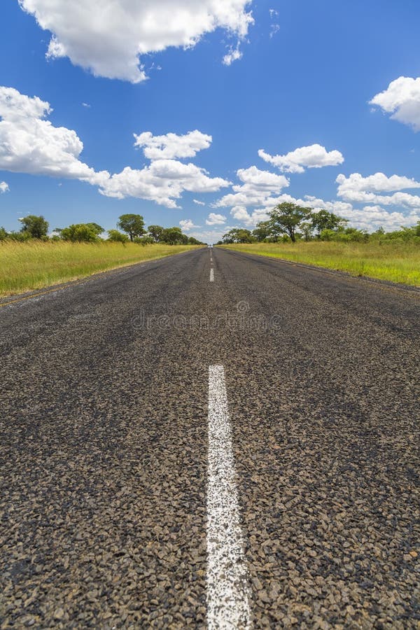 Longue Route Droite Photos Stock - Téléchargez 703 Photos libres de droits