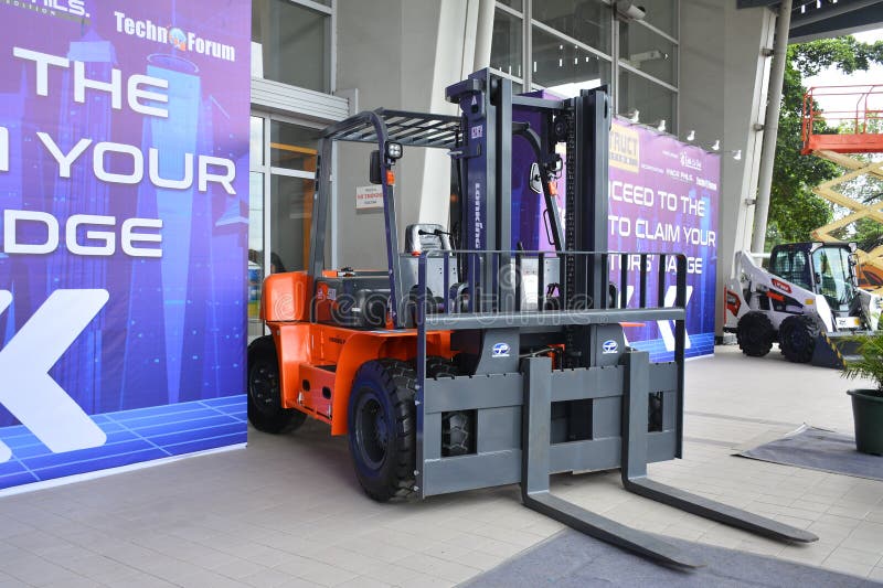 Lonking Forklift at Philconstruct in Pasay, Philippines Editorial Photo ...