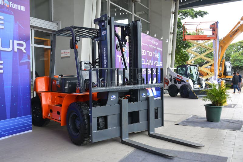 Lonking Forklift at Philconstruct in Pasay, Philippines Editorial Photo ...